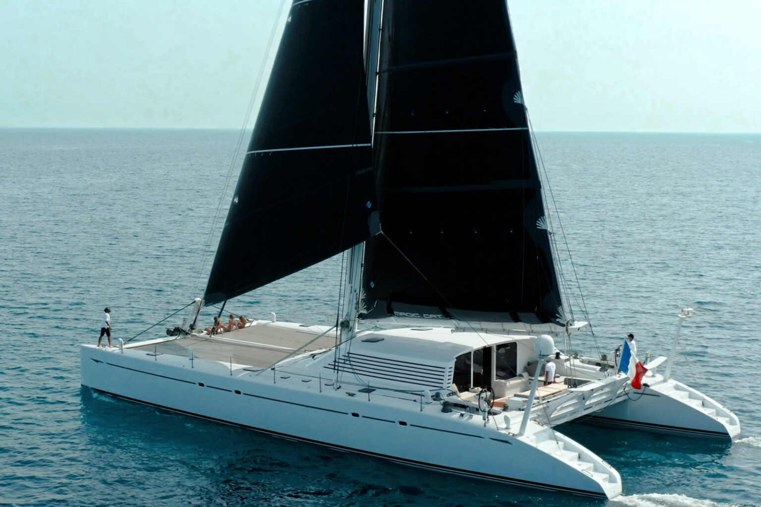 Yacht Magic Cat – Luxury Catamaran
